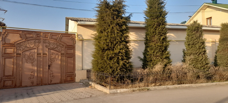 Продается два дома в одном участке