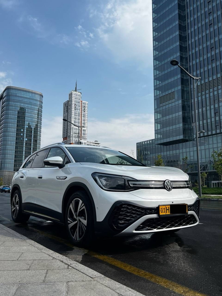 Volkswagen ID.6 Crozz PRO
