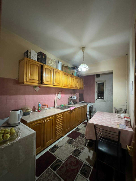 ЖАНГОХ Ц-15. 3/7/9. метро 2 мин. майдони 70м2. Франция.