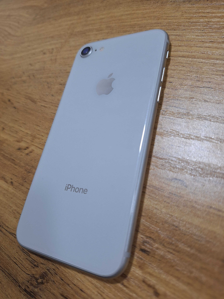 Iphone 8 ideal KH/A 64GB oq / Iphone 8 Идеаль KH/A 64ГБ белый