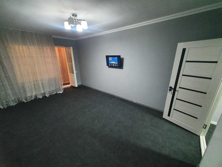 Юнусабад 2 квартал. Продается квартира 1/4/4