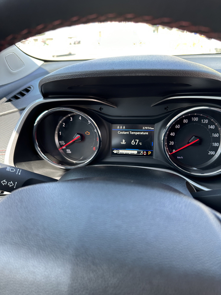 Chevrolet tracker 2 sotiladi