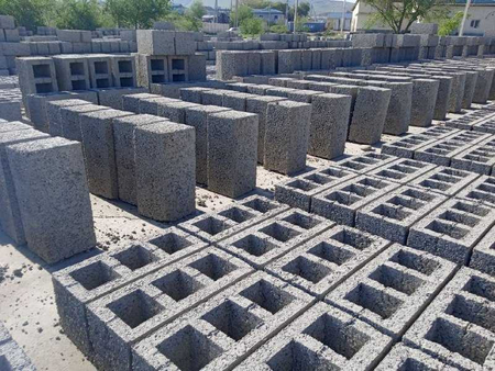 Shlakablok sotiladi