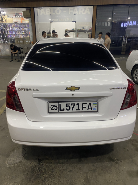 Chevrolet optra lasetti tinniq xolatda