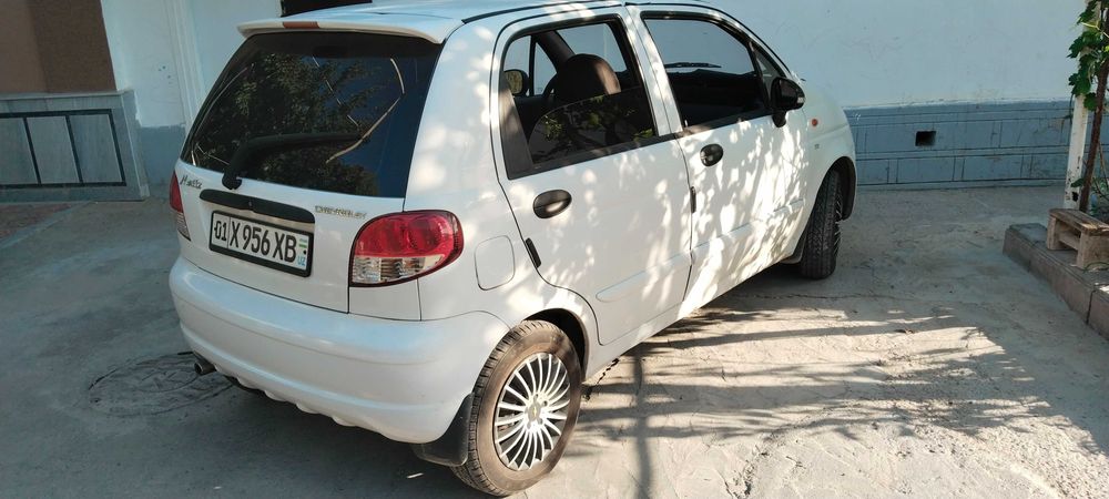 Matiz sotiladi 2010 suyelari butun