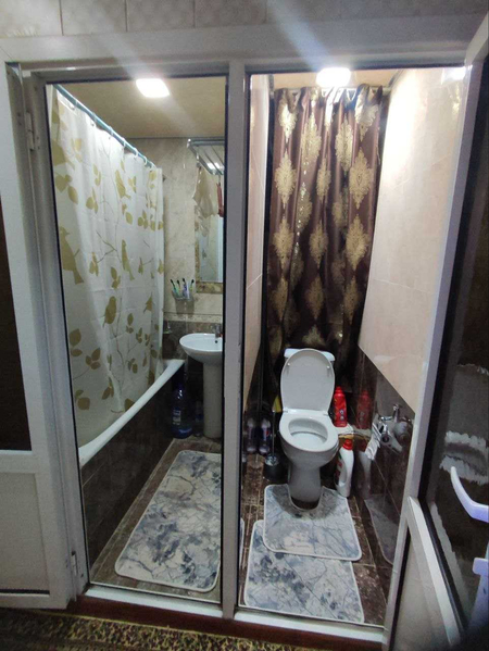 Срочно продаю квартиру 4 комнатную в центре города