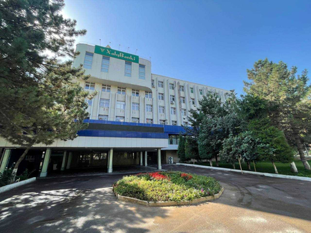 Продается бывший головной офис банка. Рынок Катартал.