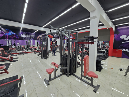 Trenajer har hil ishlabchikaris fitnes club va honadon uchu