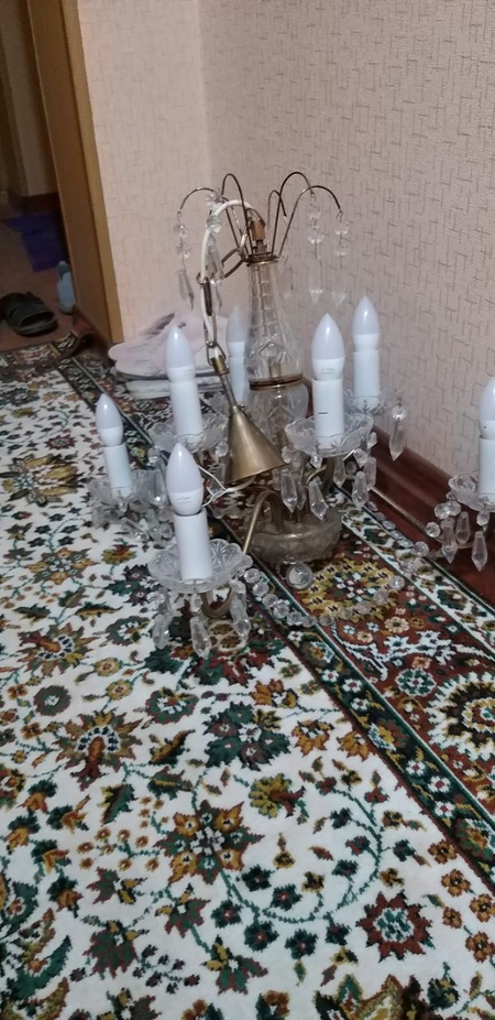 Люстра лампочкалари билан