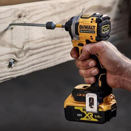 Сверхкомпактный импульсный шуруповерт DeWALT DCF850 без аккумулятора