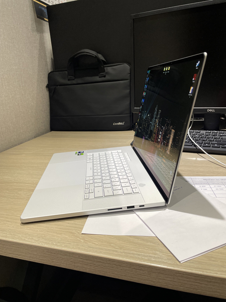Продаю свой ноутбук ASUS ROG ZEPHYRUS G16