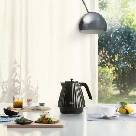Чайник DeLonghi KBD 2001 BK Ballerina