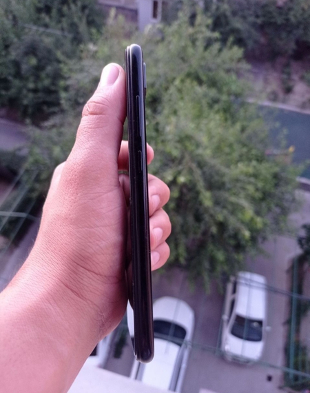 Redmi note 7 sotiladi 32gb qaropka bor
