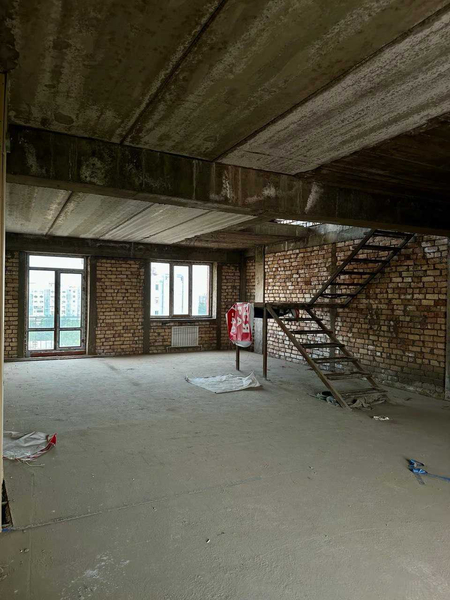 срочно продам квартиру дуплекс 178,5 м2 (id1038)