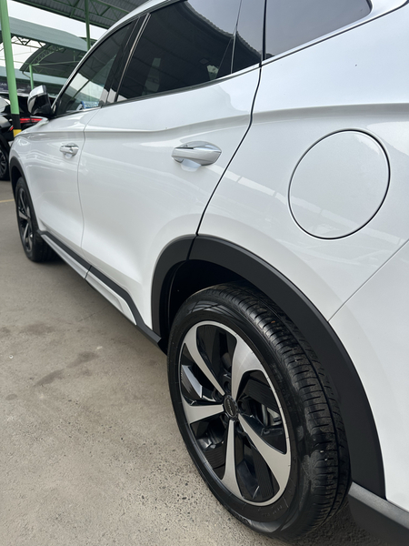 Срочно сотилади BYD Гибрид 2 Позиция