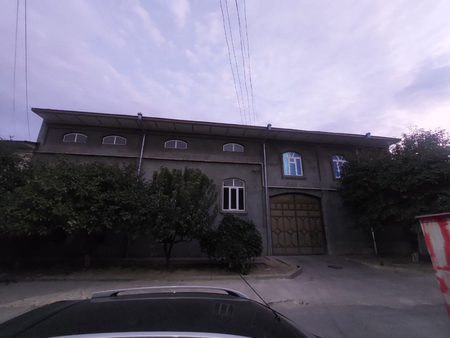 Stroymart ro’parasi uchaska sotiladi 8 sotik