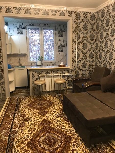 Максим Горький 1в2х комнатная 400
