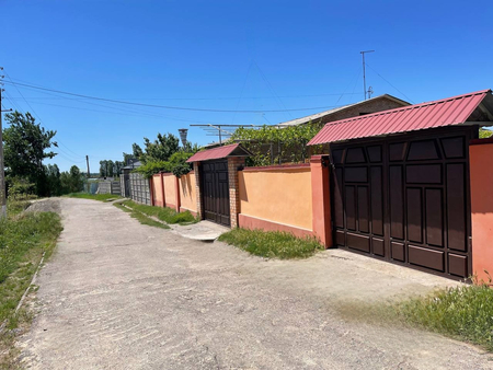 Продам участок (коттедж)