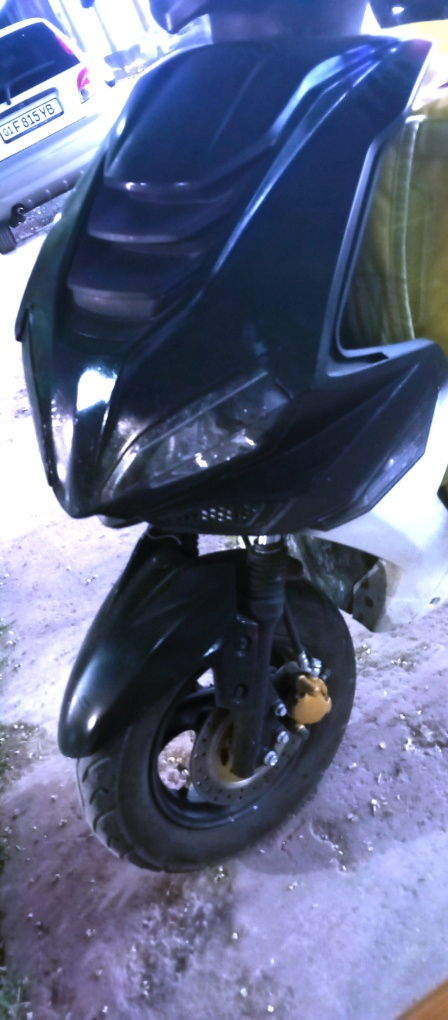 Skuter sotiladi 125 kuba