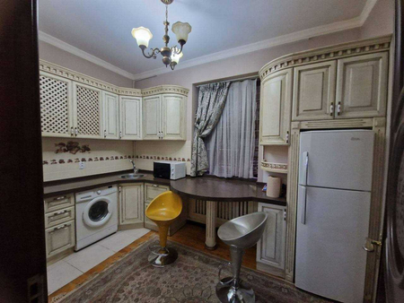 2/1/5 Высокопотолочка Шота Руставелли Ипак Йули Банк
