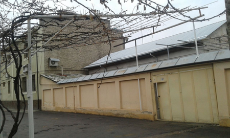Срочна karasuv 1 7.1 sotiq 208-maktab orqadida uchastka