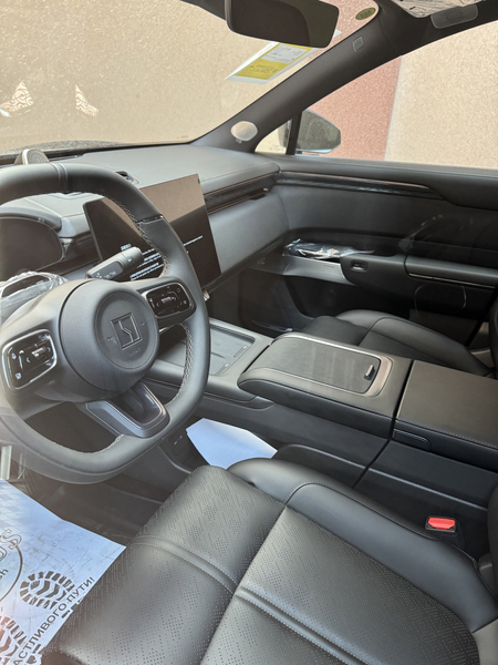 Zeekr 7x 600km black piano