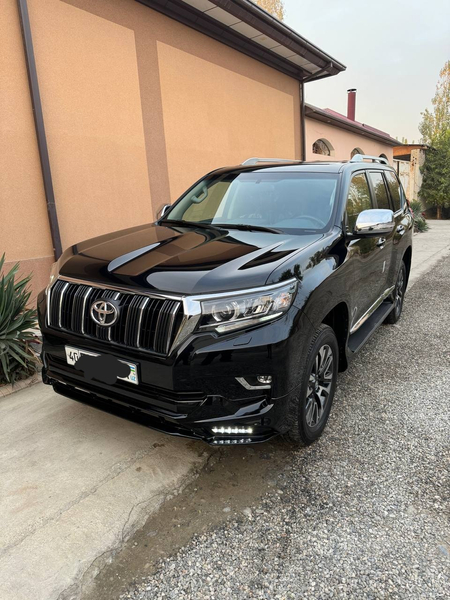 2023 yil TAYOTA PRADO .