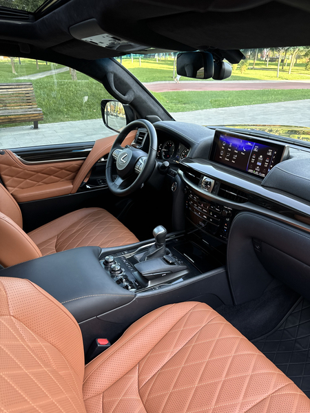 2016 Lexus LX570 