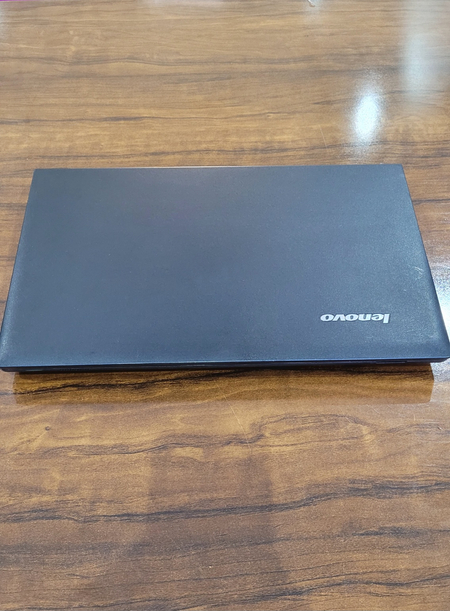 Noutbuk Lenovo sotiladi