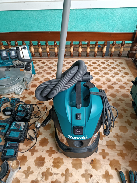Makita 100% orginal pul zarur boʻlib qolganligi uchu sotilyapti