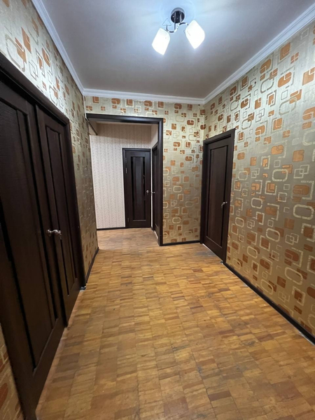 Срочно! Продажа. 3/5/5. Авиасозлар-4. Можно в ипотеку.