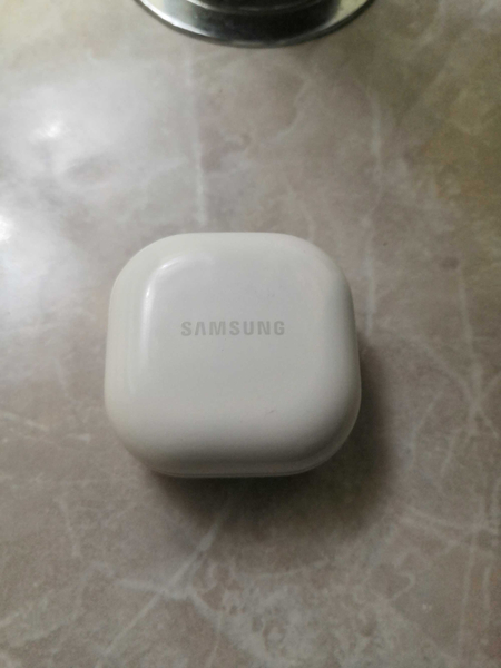 Продаю наушники Samsung Galaxy Buds 2