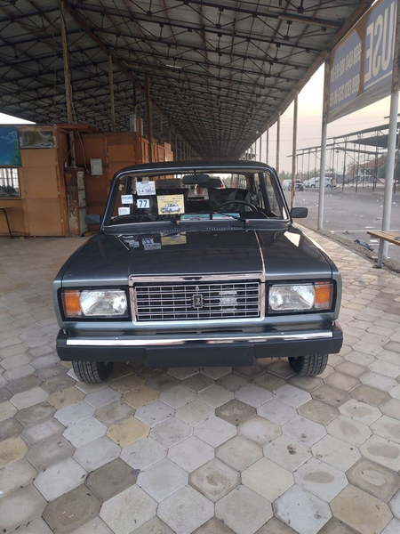 Vaz 2107 sotiladi