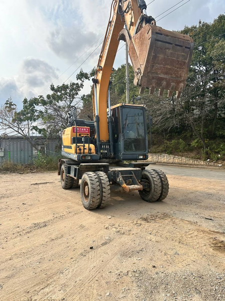 Ekskavator xizmati Hyundai 145w