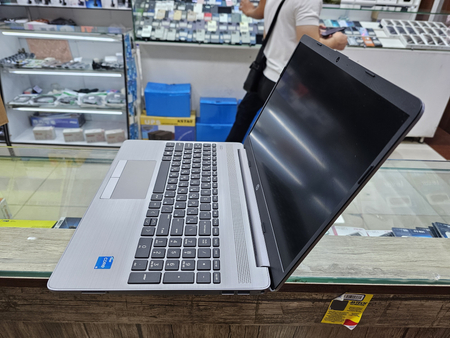 HP 250 G8 Core i5 для IT, Corel, Photoshop итд.