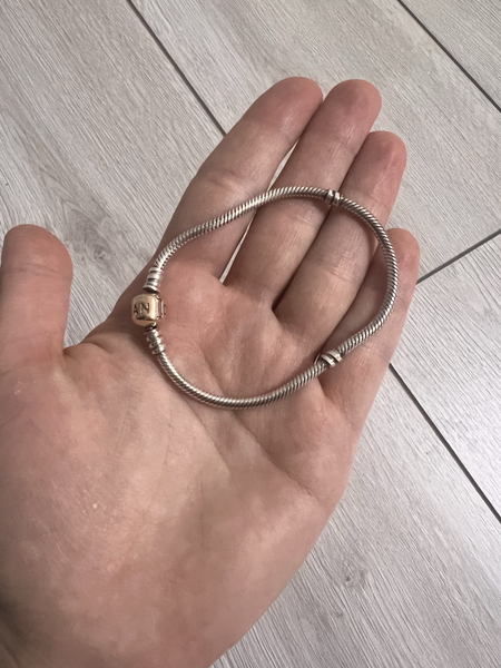 Продаю браслет Pandora оригинальный