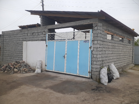 Iyk ota Yoshlik maxallasi Mexnat kochasida uy sotilvoti 5 xona 3.5 sot