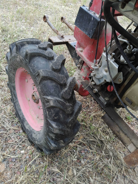 Mini traktor sotiladi