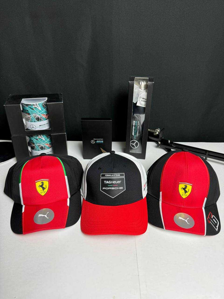 Оригинальные кепки от Scederia Ferrari и Porsche Formula E