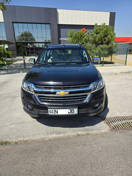 Chevrolet Trailblazer 3,6 литра объем двигателя
