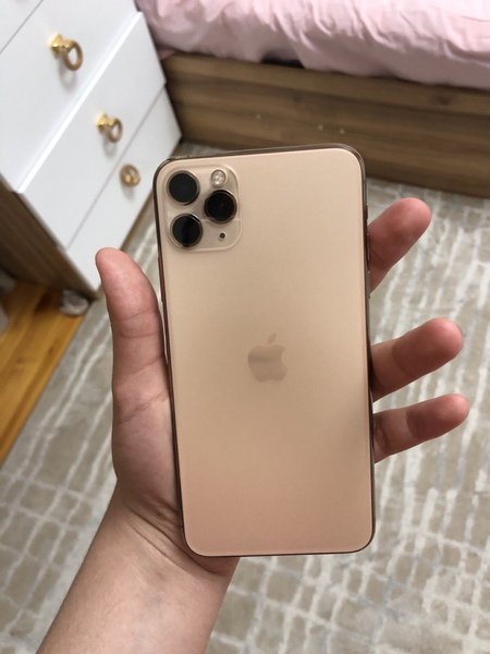 Iphone 11 pro max sotiladi