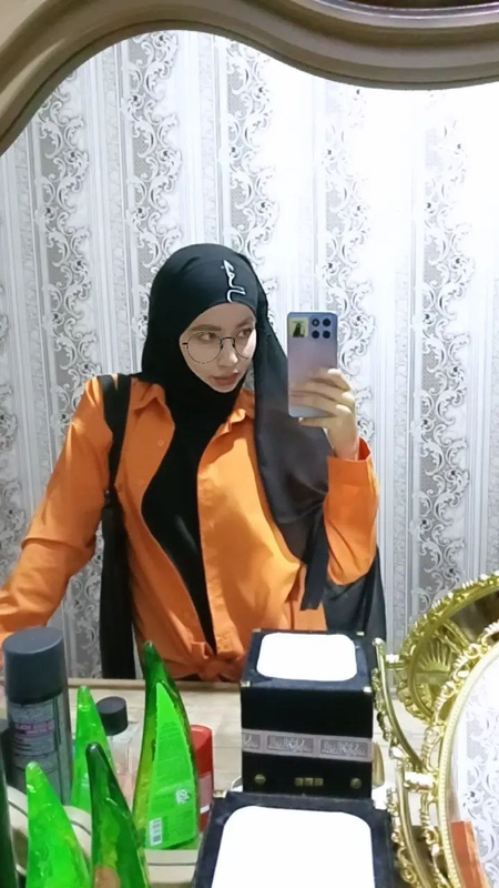 Xijobli qizlarimiz uchun arzon narxda kiyimla uzogi 2 marta kiyilgan