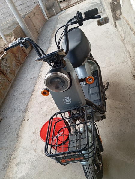 Skuter va veloseped sotiladi.kop xaydalmagan yurishlari yaxshi