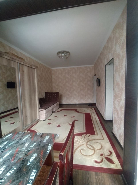 Сдается 2в3 ком квартира Чорсу метро студентам или семье до 6 человек!