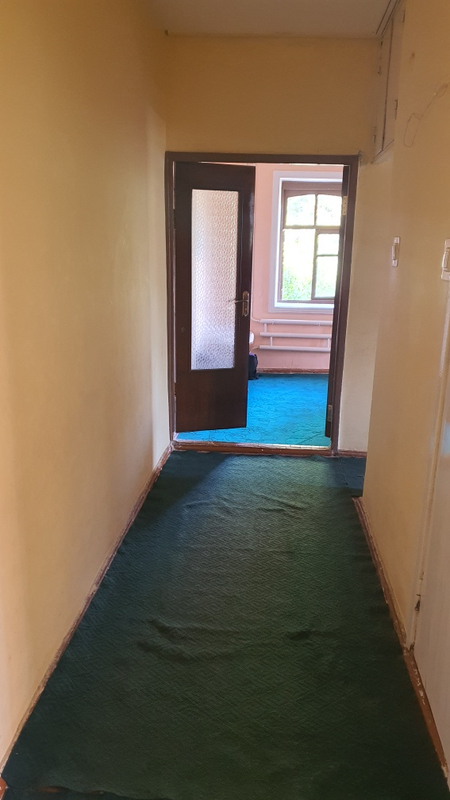 Sergeli 4 da  2*3/4/5 kvartira srochno sotiladi. Narxi 50000 y.e