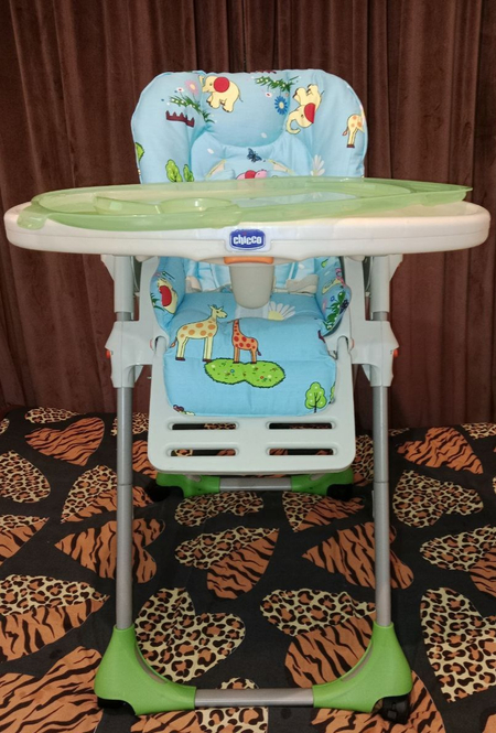 Стульчик для кормления Chicco.