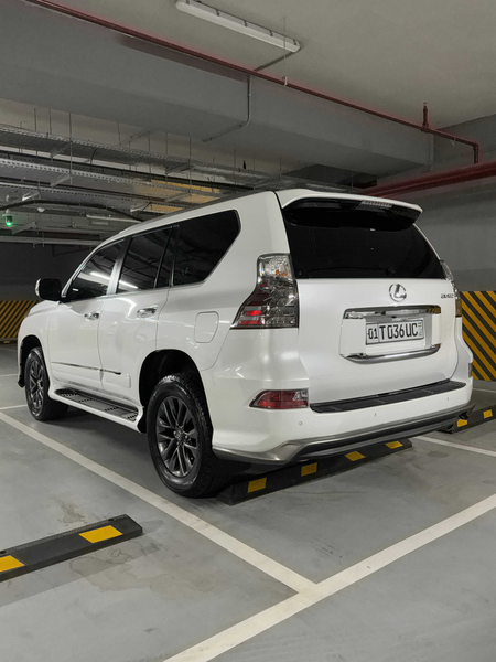 Lexus GX460  сотилади!