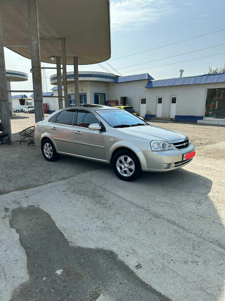 Lasetti aftamat 2009 metan gaz