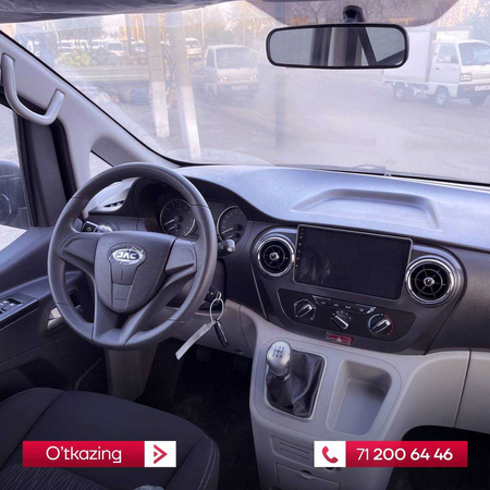 JAC M3 miniven chegirmalarga ulgurib qoling