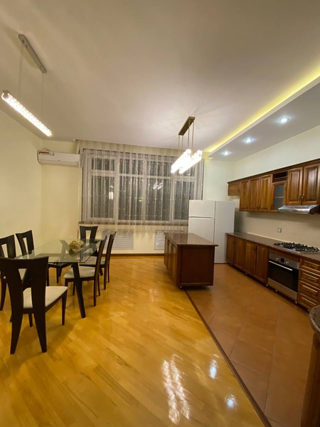 Gabus Irish Pub srochno 4 kom 6 etaj 6 etajka 205 kvadratov